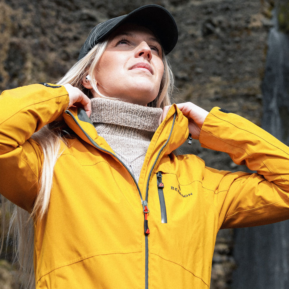 Skibekleidung und Outdoorbekleidung günstig | Bergson-Shop